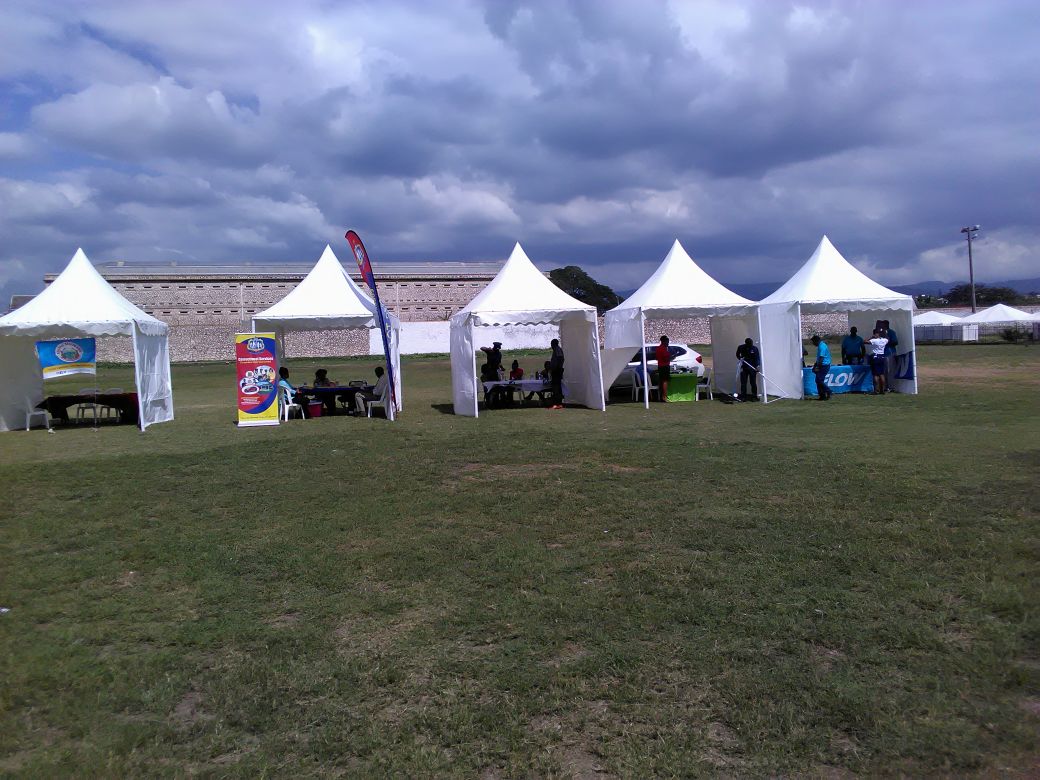 High Peak Tent - 20x20